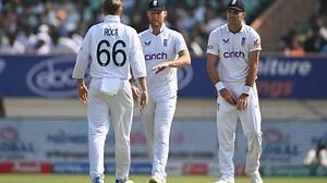 Fans all say same thing as Joe Root drops crucial India star early on morning of day one in third Test match