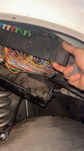 I checked every other fuse and regular size relay…. #trucks #dieseltrucks #6.7ford