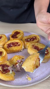 This is the stuffed bread I always make for my family and everyone loves it. | Super Recipes