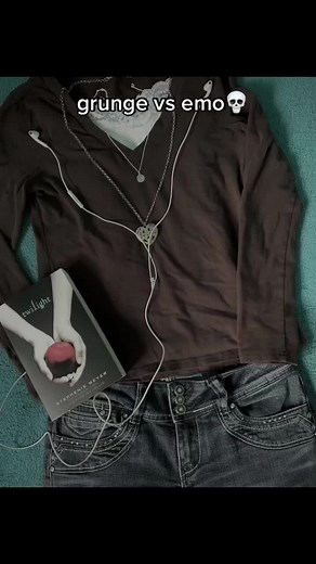 Understanding the Difference Between Grunge and Emo Subcultures