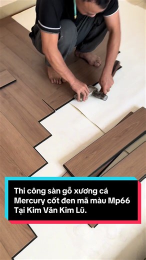 Thi công sàn gỗ xương cá Mercury MP66 tại Vinaconex