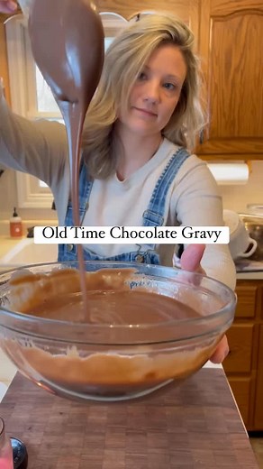 21K reactions · 3.6K shares | Do you wanna warm up your body & soul? This ole time chocolate gravy is just what the doc ordered. This is a classic and perfect this time of year! Recipe: 1 c brown sugar 3 tbsp all purpose flour 2 tbsp cocoa powder 1 and 1/2 c whole milk 1 stick salted butter Splash of vanilla 2-3 tbsp heavy cream #southerncooking #southernrecipes #homestead #homecooking #cooking #recipes #cookingreel | The Bluegrass Family | Facebook