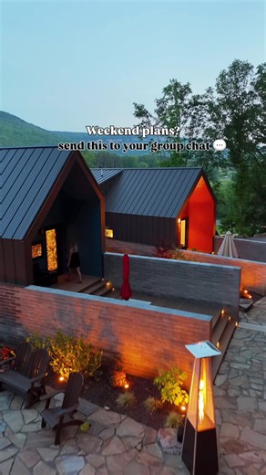 If you’ve been waiting for the sign to plan the trip, this is it... A whole cabin village made for slow mornings, late nights, and everyone finally in one place. Fire pits, shared laughs, cozy stays, and space for the entire crew to spread out and settle in. 🤩🌄 🎥: @Mariah & @Skylar #lookoutmountain #wildwoodga #chattanooga #uniquestays #chattanoogatennessee