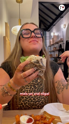 quoifaireabordeaux on Instagram: "Si tu as trop abusé sur l'apéro hier soir 😅 et que tu te réveilles ce matin avec une dalle de dingue 😜 alors je te propose de découvrir @bogi_fr (place CAJU) pour découvrir ses burgers coréen de folies ! À tester avec ton date ou tes potes 🤩 📍24 Rue du Pas-Saint-Georges, Bordeaux 📆Lundi au dimanche : 12h-15h / 18h30-22h30 Samedi : 12h-23h ✨ Alors t’attend quoi pour aller tester ?"