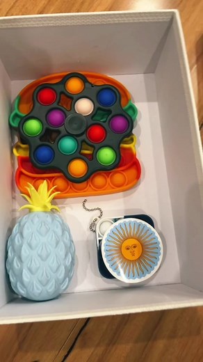 Packing fake fidget ordere! 🫶🏻🤩 #fidgets #fidgetsisters__101 #fakefidgetorders #packingorders #fypppppp