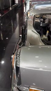 The Mercedes-Benz 600 its 6.3L V8 engine and luxury features, it was driven by VIPs and is now a rare collector’s car. Year: 1972 Video Source @starcollc_ | Cars gadgets knowledge