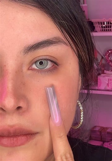 Guide to Colored Contact Lenses for Enhanced Look