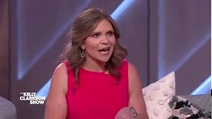 397K views · 4.8K reactions | "When you get to the end of the path and you can turn around and hold up a light for somebody else, that’s what changes the world."  Find out how author Rachel Hollis motivated Kiah Twisselman to lose 122 pounds, and find out how you can participate in this year’s virtual RISE women's conference! | The Kelly Clarkson Show | Facebook