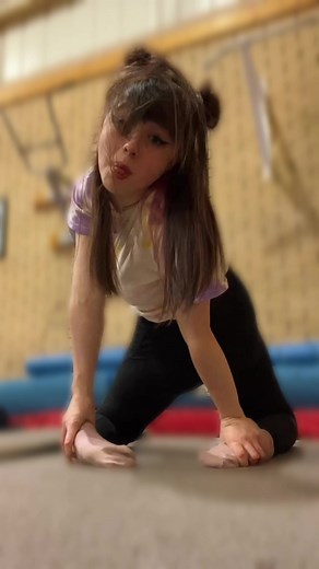 Unique Gymnastic Contortion Trend Performance