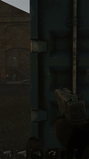 SCUM - I´m being hunted by an exploding zombie...