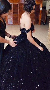 977K views · 7.7K reactions | Ella era un sol en un elegante vestido...