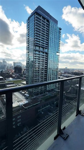 I toured this exact unit two weeks ago, and it was going for $3,400! I toured the unit again over the weekend, and the agent told us the price had dropped to $3,062 (under our budget!) My client took it immediately 🎉🥰 #chicago #chicagoapartment #apartmenthunting #realestateagent #fyp