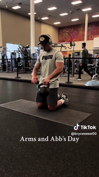 Happy 4th quick arm and abbs, Got in and got Don’t skip any days, even if there more “fun” things to do. Get your reps in and continue eating healthy, prioritize your future self. Continously grow as an individual.