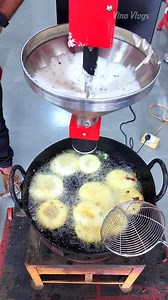 1.4M views · 10K reactions | வடை போடும் மெஷின் For order - 9487834449 , 9566634449 Lakshmi Engineering Products #31 Shri Lakshmi Dharshan Puliakulam Main Road Coimbatore - 641 045 #explorepage #trendingreels #CoimbatoreDiaries #machinelearning #vadai #kitchendesign #machine | Vino Vlogs Channel | Facebook