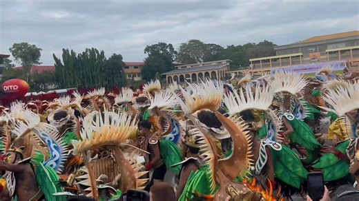 Yuhom’ #WATCH : UNITY DANCE SANG 7 KA MGA TRIBU SA ILOILO SPORTS COMPLEX; MGA BISITA, NAG-ENJOY SA PAG-UPOD SA MGA DANCERS NGA NAGASAOT By: Angel Mae Ciudad | January 25, 2025 #AksyonRadyoIloilo | Aksyon Radyo Iloilo 720