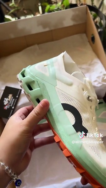 Unboxing On Cloudventure Peak 3 ‘Undyed White’