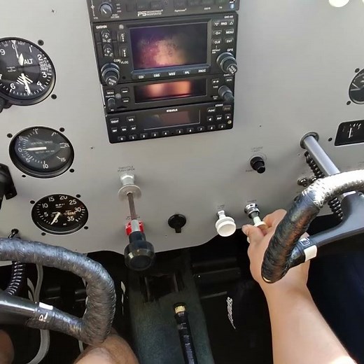 How to start an Cessna