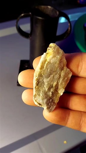 #mining #quartz #goldprospecting #fyp #goldfever #foryoupage #goldore | Nature’s Treasure Trail