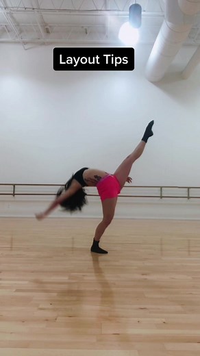 Acro Dance Tips for Beginners: Flexibility and Technique