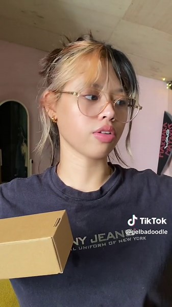 #unbox and test my new webcam with me—the #logitech c925e! (not sponsored.. i wish !) aaaaaa i love it huhu