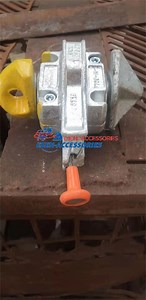 [Hot Item] Heavy-Duty ISO Container Manual Twist Lock & Semi-Automatic Locking Mechanism