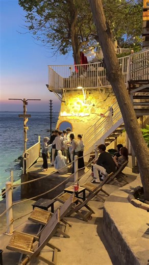 Ngắm Hoàng Hôn Tại Oasis Sea