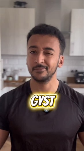 Louis Howard | Online fitness coach on Instagram: "Comment “GYST” and you’ll go straight onto the priority list for my upcoming fat loss challenge in Jan! Right This one surprised me Looked like I cooked it on Mars Thought I’d absolutely ruined it But nah Turned out pretty decent Would I serve it to Gordon Ramsay Absolutely not, he’d kick my head in! Would I eat it again Yeah.. I would! Mexican Egg Bake Breakfast Bowl Ingredients 3 eggs whisked 125g cottage cheese 40g onion 60g beans 60g capsicu