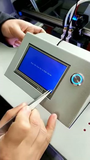 Calibrating screen CreatBot D600 printer