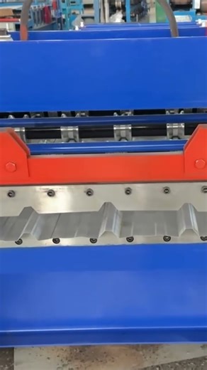 Roof tiles making machine