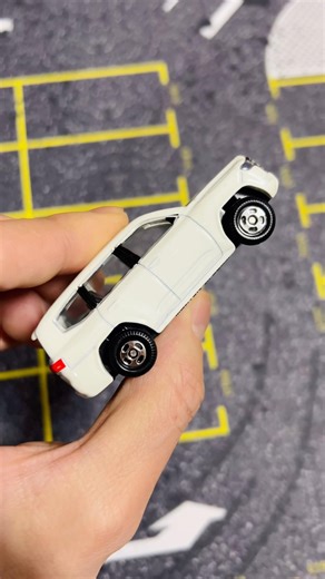 Tomica 38 Toyota Land Cruiser White diecast #shorts #tomica #toyota #landcruiser