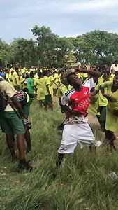 😆💃🏾Eii what's happening w/@the.teenmagazine.show 📮 | Highschoolteensmagazine