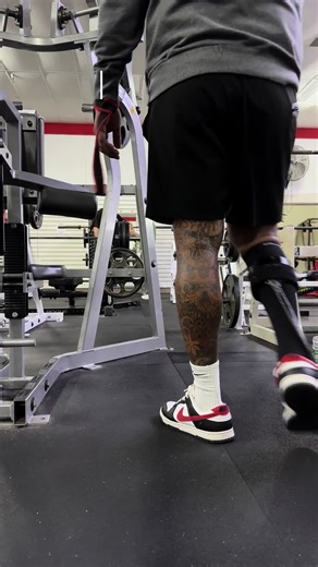 Gym x RnB series continues with a quick back day. What’s your pick for the most toxic RnB song? #fyp #foryoupage #gym #viral #rnb