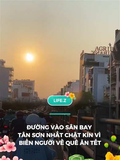 Đường vào sân bay Tân Sơn Nhất chật kín vì biến người về quê ăn Tết #LifeZ #tet #sanbay