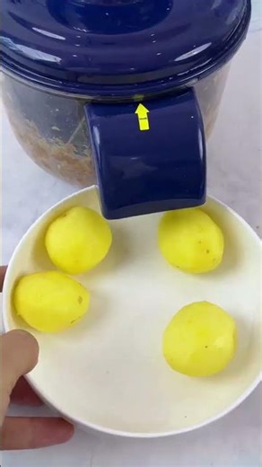 Peeling Fruits Like a Pro 😱