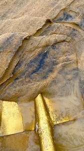 23M views · 158K reactions | #goldprospecting Treasure hunt,. Gold nugget | panning for gold | Digging for gold #goldmining #goldhunter #goldpanning #diggingforgold #foundgold #goldrefaning #altinaramak #howtofindgold #goldhunter #tesoro #mininggold #buscandooro #emas #gold | Ihsan Gold Hunter | Facebook