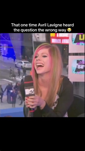 #avrillavigne #mtv #interview #funny #fypシ | Avrillavigne