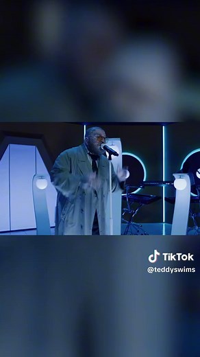 I’d Lose Control without this incredible band, Freak Freely Lose Control (Live) out now on all streaming platforms 🧡