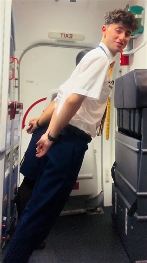 729K views · 3.3K reactions | Is this the secret to the iconic Michael Jackson lean? 樂✈️ #MJ #michaeljackson #airplane #flightattendant | UNILAD Sound | Facebook