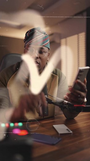 Have you ever heard of Live Translate? It's the miracle of Galaxy Al where you can make a phone call and be speaking in a different language to the receiver... if the other person on the other end is speaking a different lanquage as well you can have the Al translate for you so you hear whatever they are saying in your native language as well... And this is all happening in real time. Miracle no dey taya Jesus. #galaxyai #galaxys24series #kagantech | Kagan