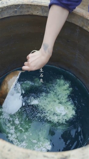 Why Tang Dynasty Women Painted Their Eyebrows Green 💚 #AcrossAsia #TangDynasty #AncientChinaBeauty #AsianCultureSecrets #HistoryRevealed | Across Asia