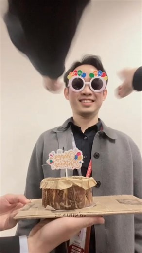 SẮP TỚI ３連休 mà vẫn phải đu TASK GẤP Task ăn mừng sinh nhật sếp nhà tôi 🥰🥳 | Rikkei Osaka