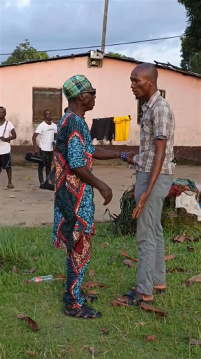 Guys should I give him his money? is that the answer to my question? 🤣🤣🤣#PrankGoneWrong #CaughtInTheAct #FunnyMoment #HilariousScene #UnexpectedTwist #SocialBuzz #ViralPrank #TrendingNow #LiberiaVibes #LaughOutLoud #CaughtOnCamera #StreetDrama #PublicReaction #ViralVideo #FunnyLiberia | Dkondor prank TV