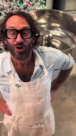 👤 Richard Hart se disculpa con México tras declaraciones sobre la cultura del pan 🇲🇽🥐 | Código Libre.mx