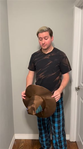 🎃 Spooky Scarecrow 🎃 . . . . . . . . #cosplay #dustintdustcosplay #happyhalloween #halloween #scarecrow #halloweencostume | Dustin T. Dust