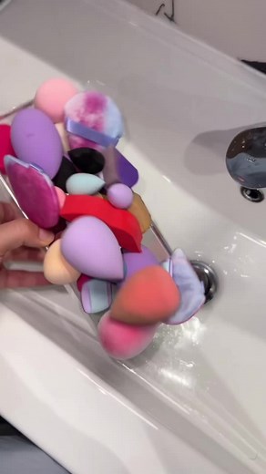 How to clean makeup brushes