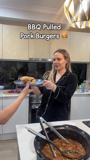 9K views · 149 reactions | Pulled pork BBQ burgers! | Courtney_klk | Facebook