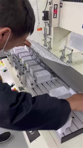 Automatic screw driving machine for all in one solar street lights