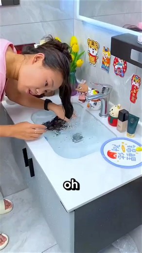 Mom Flood Drain Fix! 💦 Button Magic Save! 😱😂✨