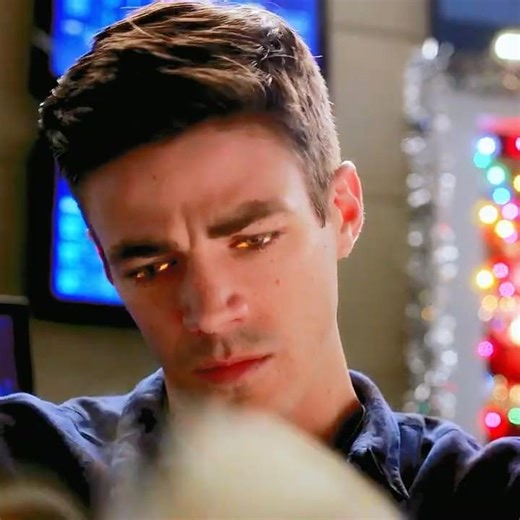 Barry speed reads 📚 #theflash #barryallen #jaygarrick #shorts