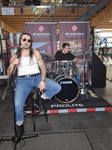 Apache 207: Live Concert Experience Overview